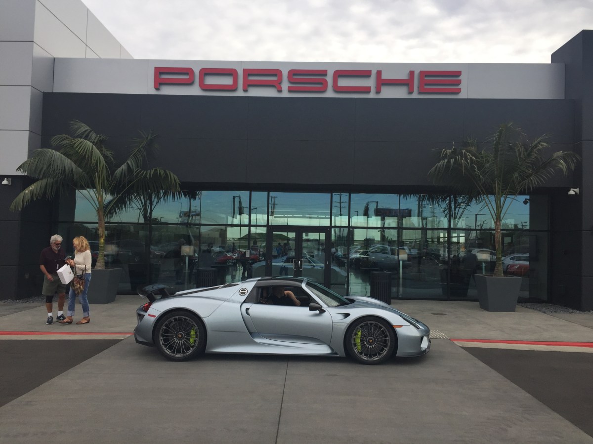PECLA: The Ultimate Porsche Experience | Club R